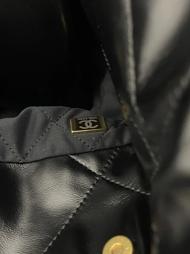 Top mirror Chanel Shopping Bags