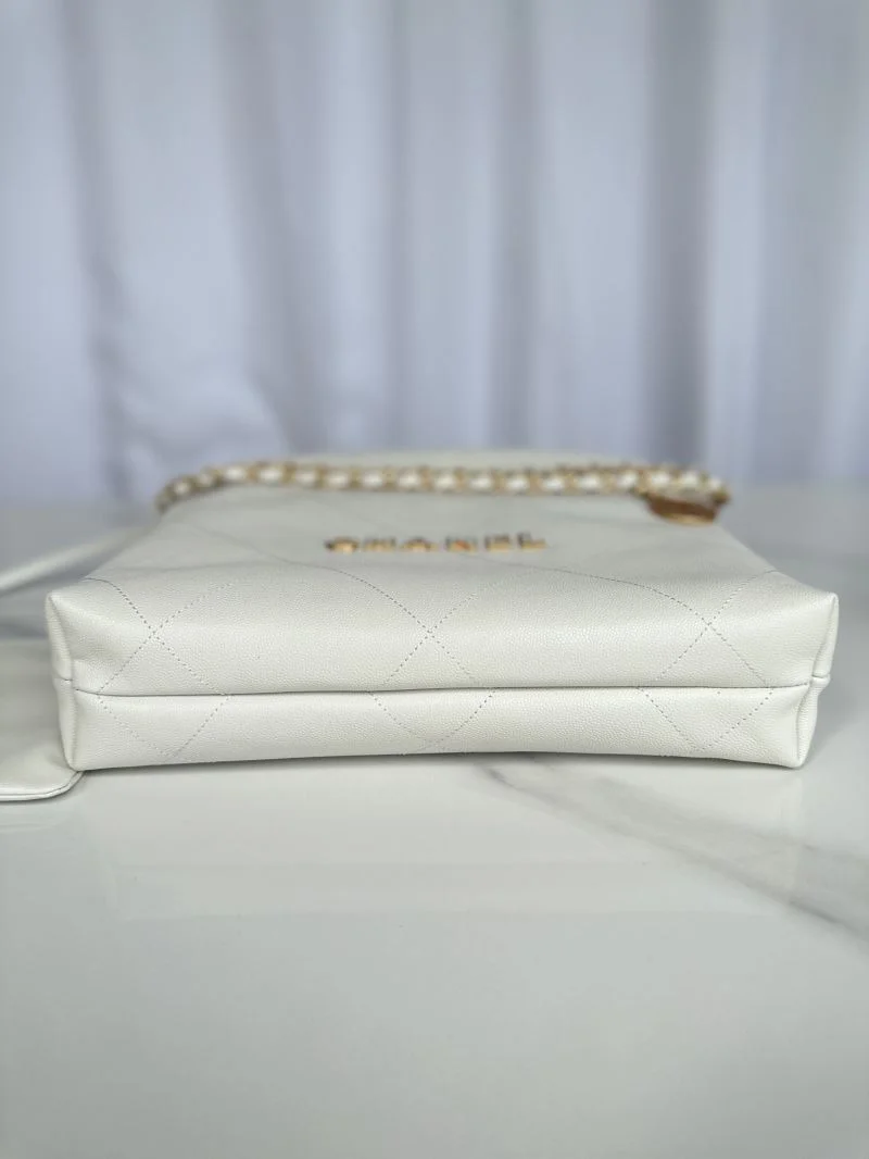 Inexpensive Chanel Shopping Bags