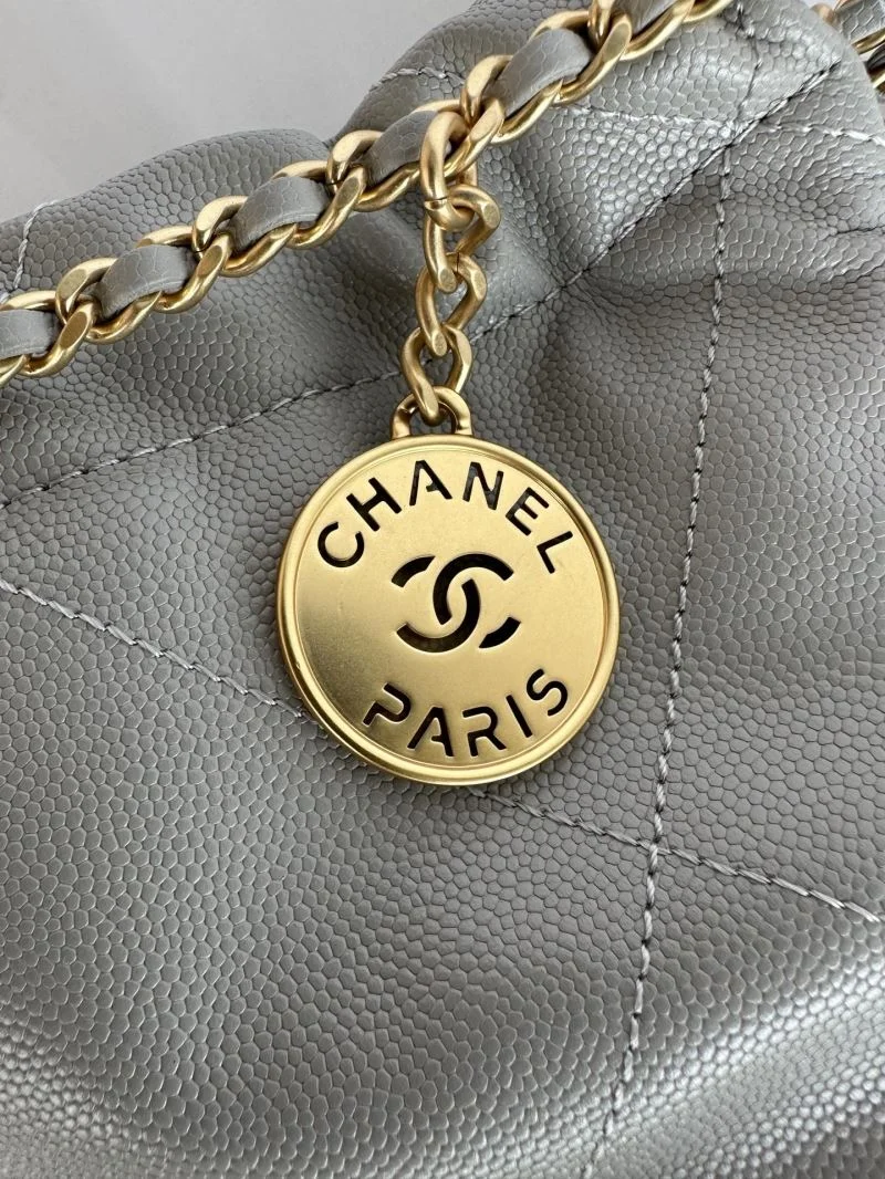 Top match Chanel Shopping Bags