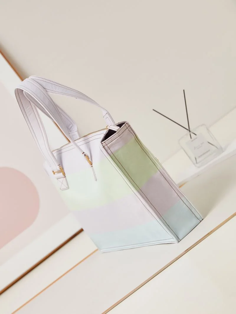 Top match Chanel Shopping Bags