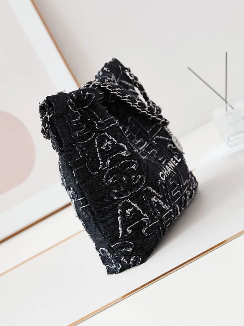 Accurate model Chanel Shopping Bags