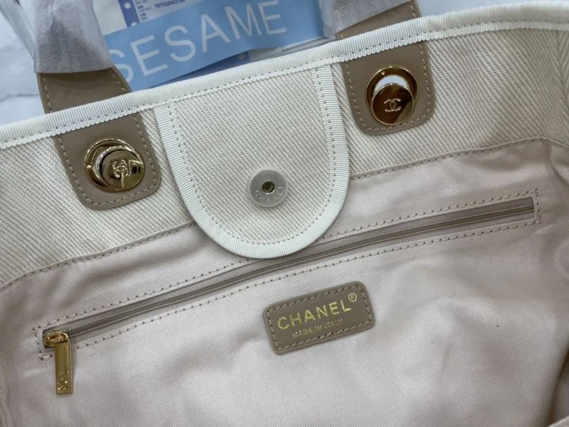 Top mirror Chanel Shopping Bags