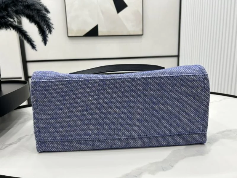 Exact replica Chanel Shopping Bags