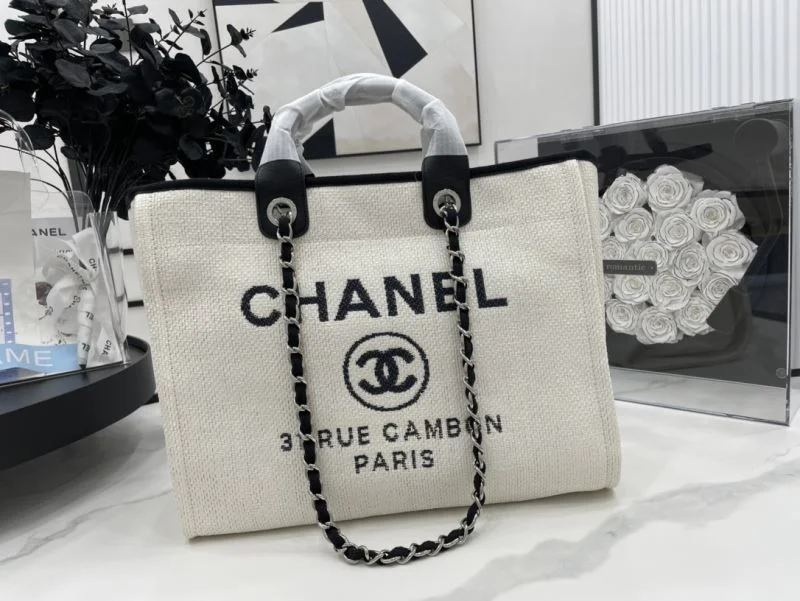 Low-cost Chanel Shopping Bags