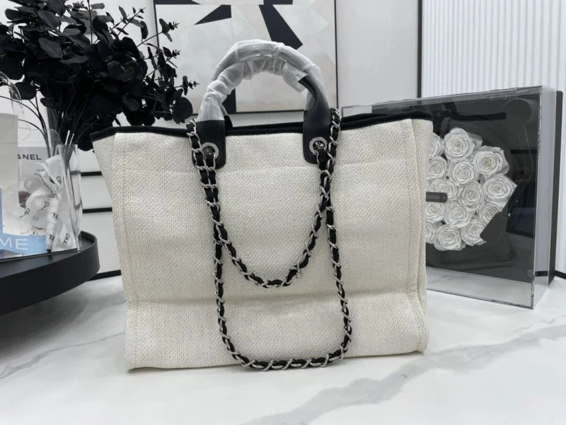 Low-cost Chanel Shopping Bags