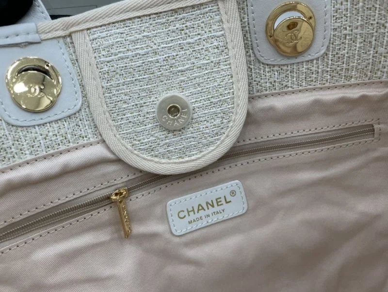 Accurate model Chanel Shopping Bags