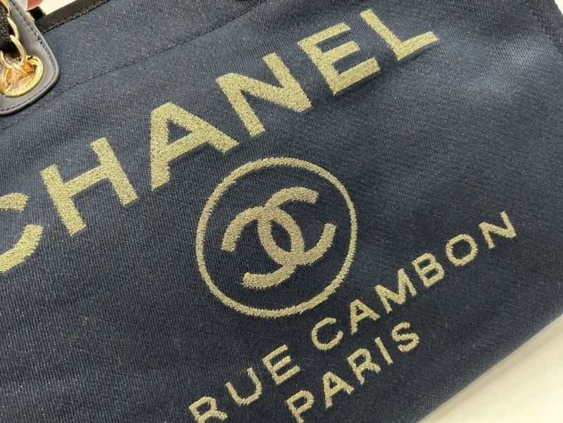 Low-cost Chanel Shopping Bags