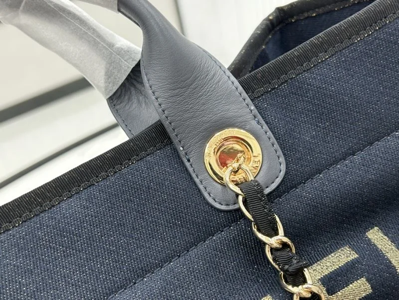 Low-cost Chanel Shopping Bags