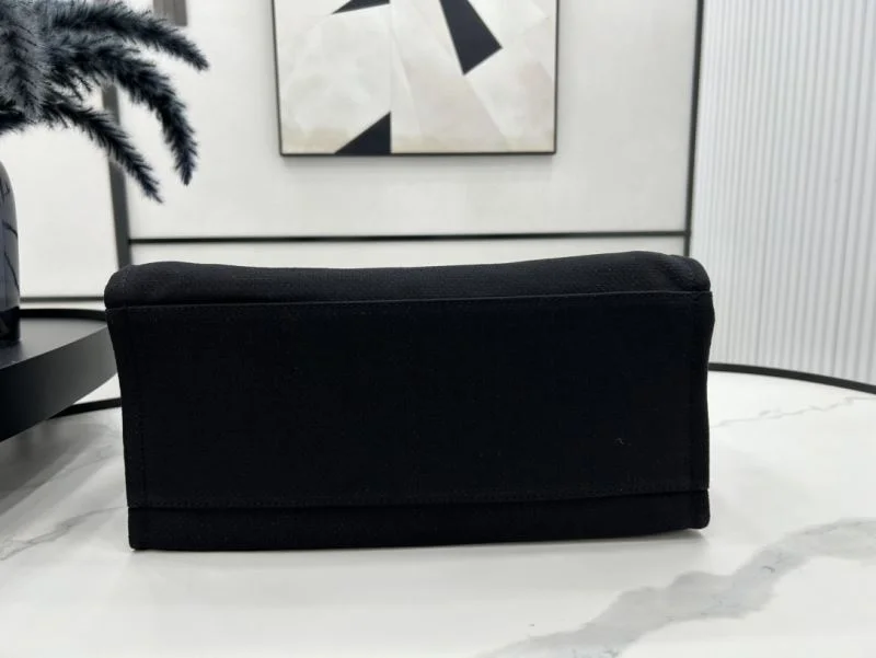 Exact replica Chanel Shopping Bags