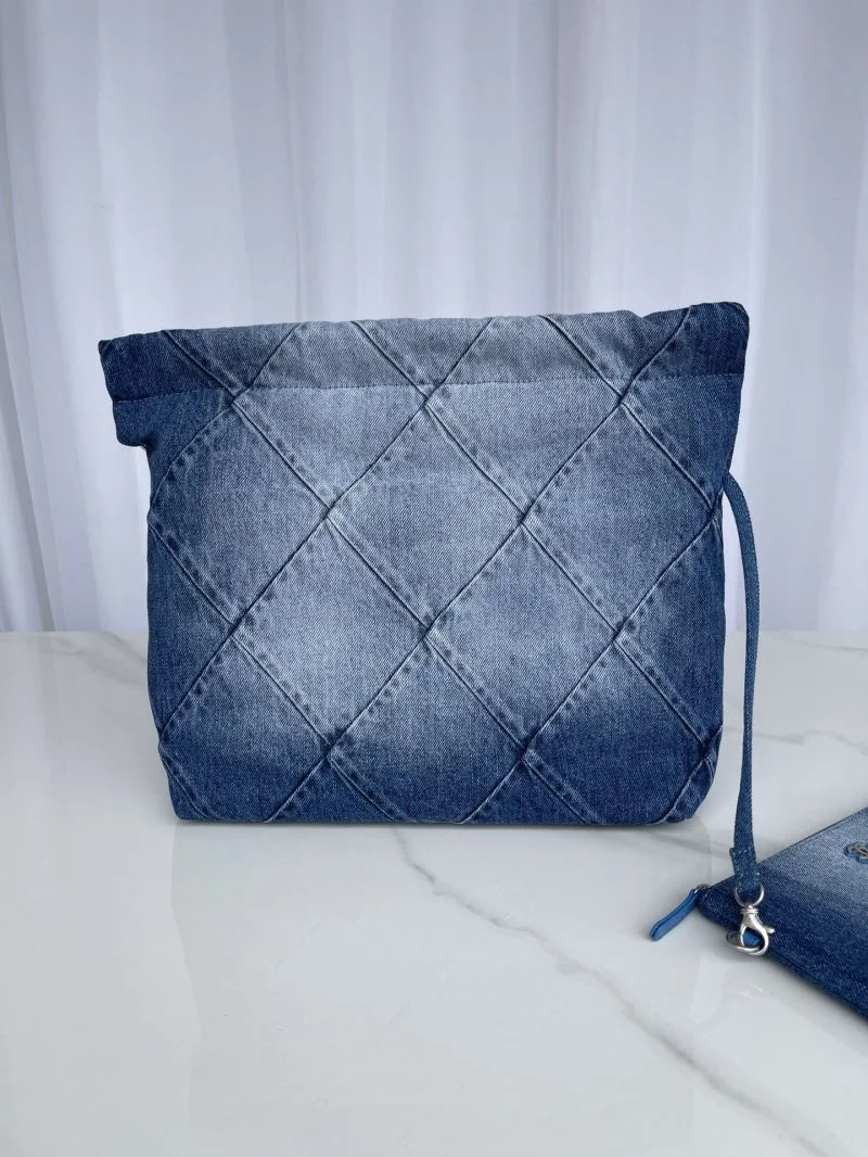 Top match Chanel Shopping Bags