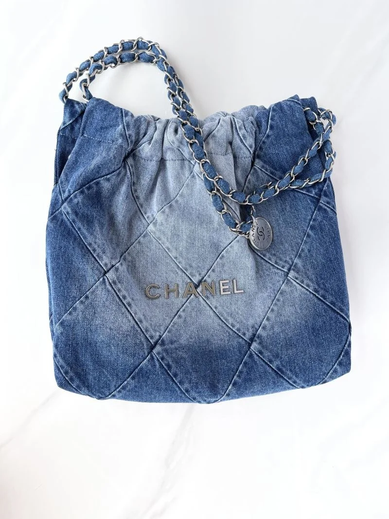 Top match Chanel Shopping Bags