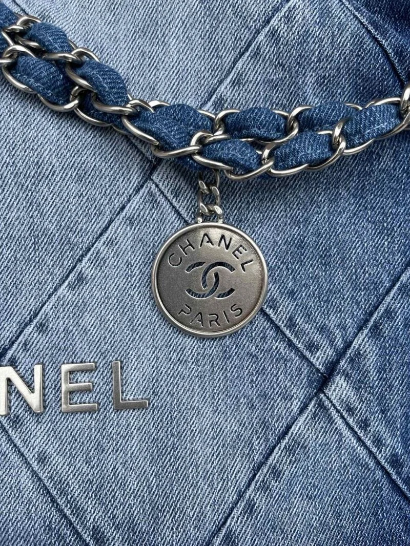Top match Chanel Shopping Bags