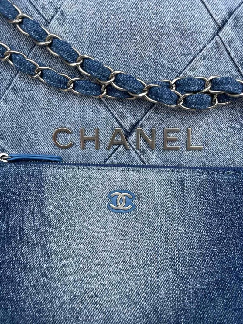 Top match Chanel Shopping Bags
