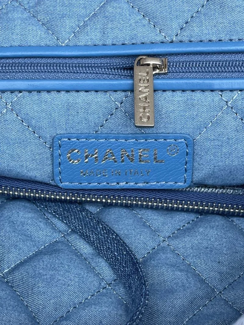 Top match Chanel Shopping Bags