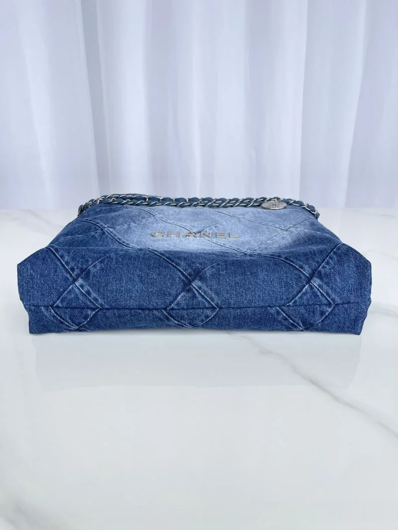 Accurate model Chanel Shopping Bags