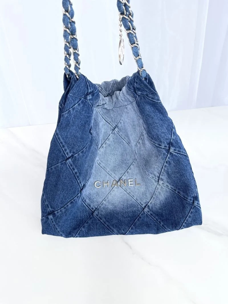 Accurate model Chanel Shopping Bags