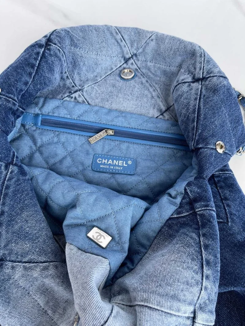 Accurate model Chanel Shopping Bags