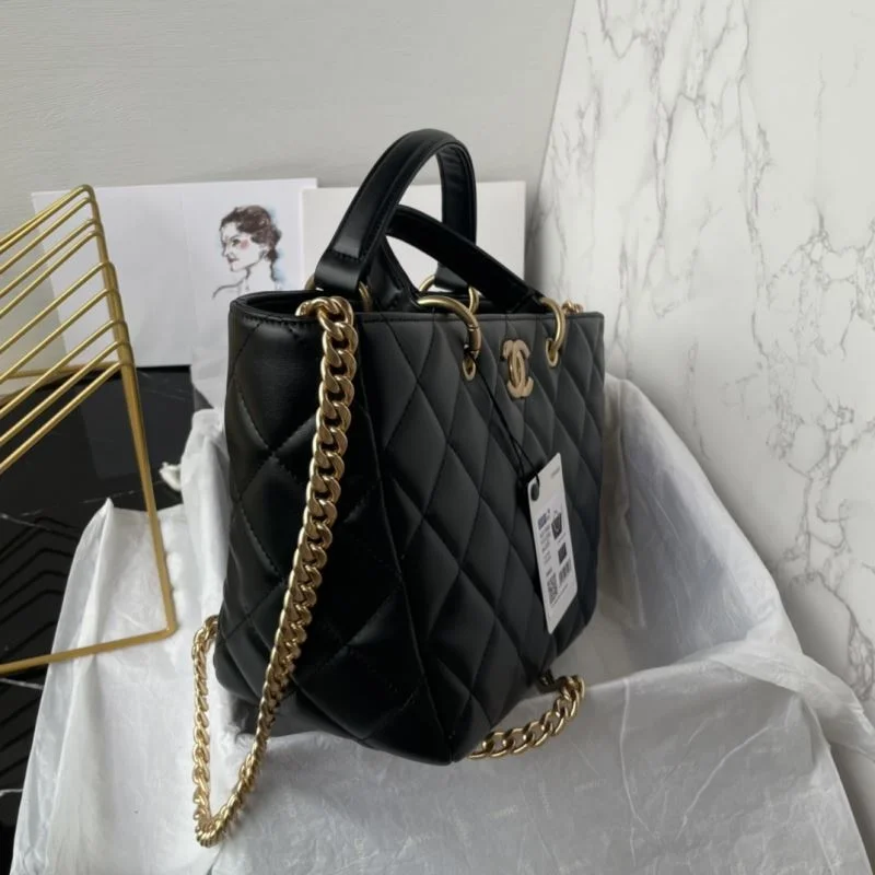 Low-cost Chanel Shopping Bags