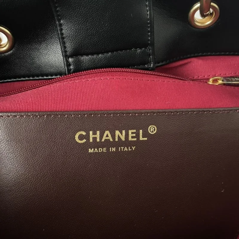 Low-cost Chanel Shopping Bags