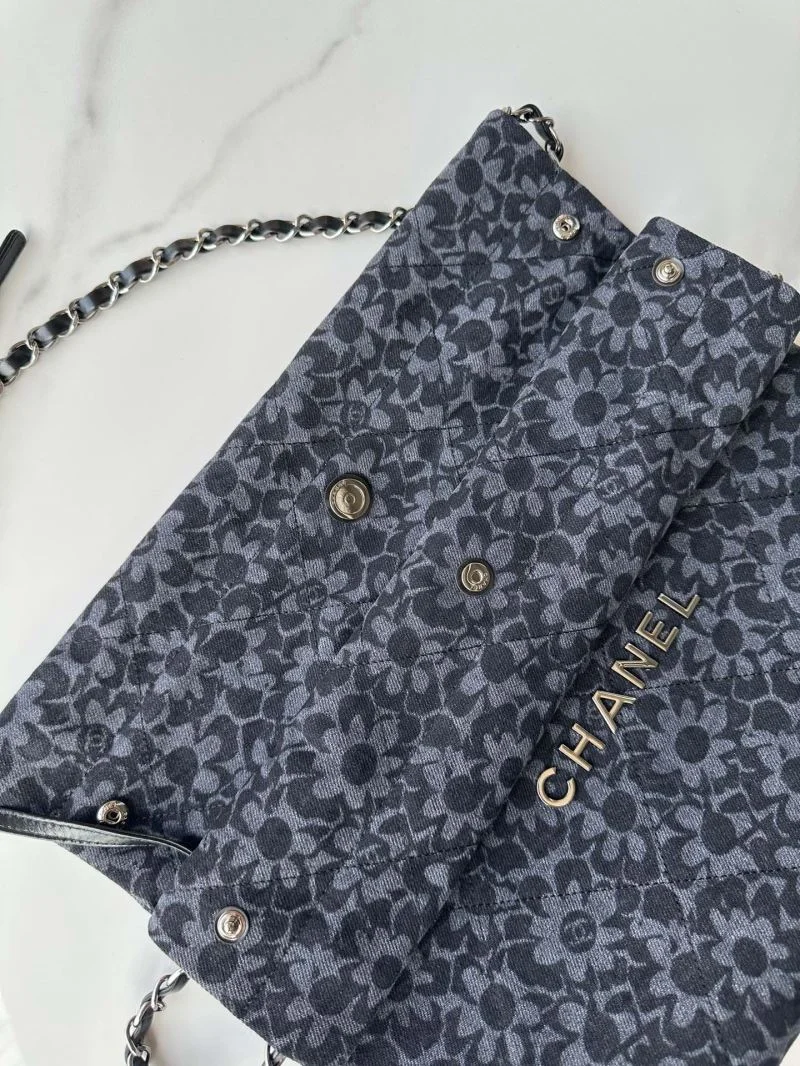 Top mirror Chanel Shopping Bags