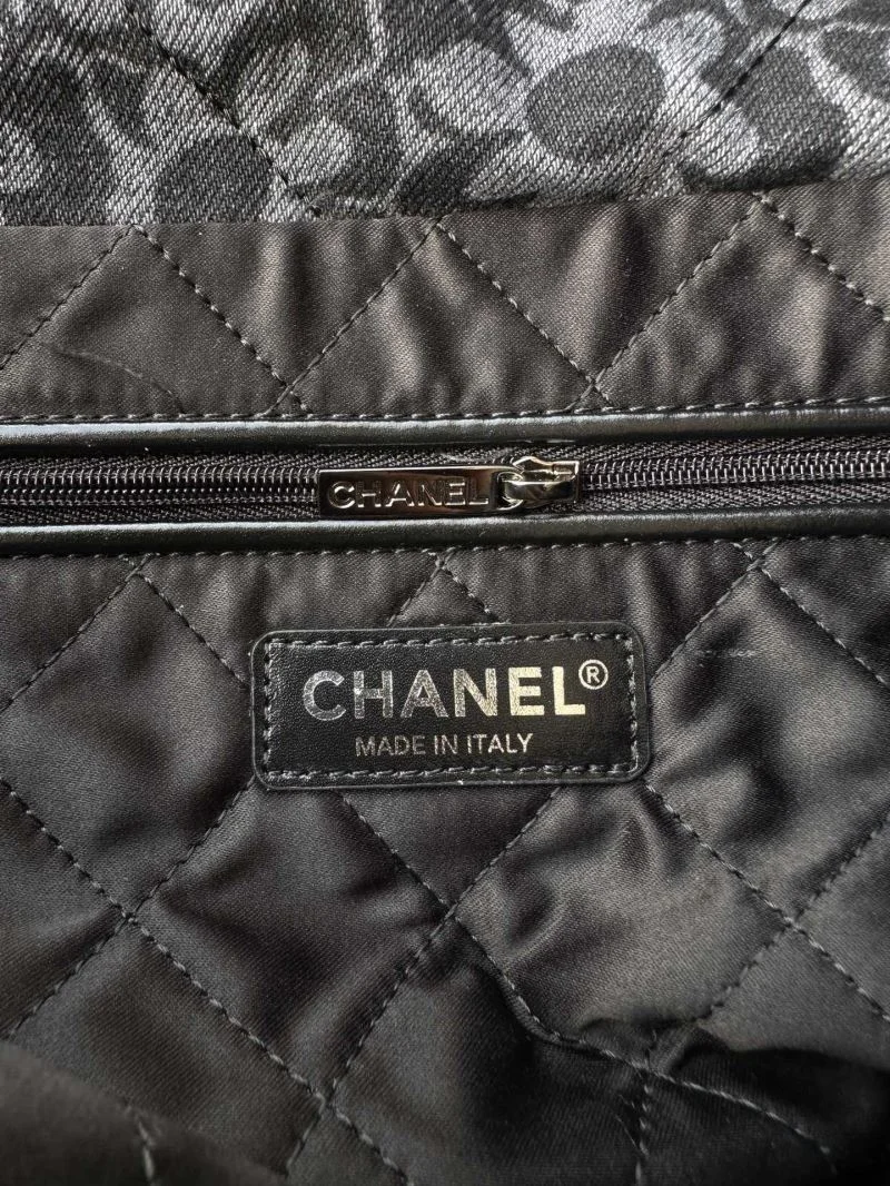 Top mirror Chanel Shopping Bags