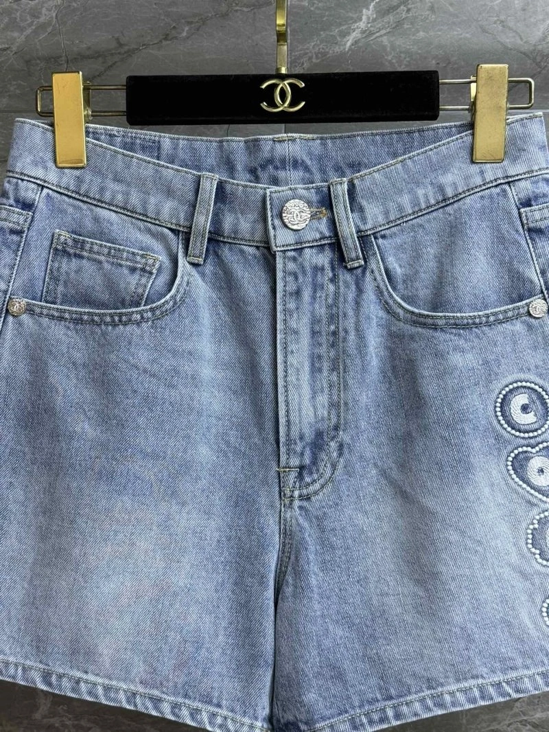 Top match Chanel Short Pants
