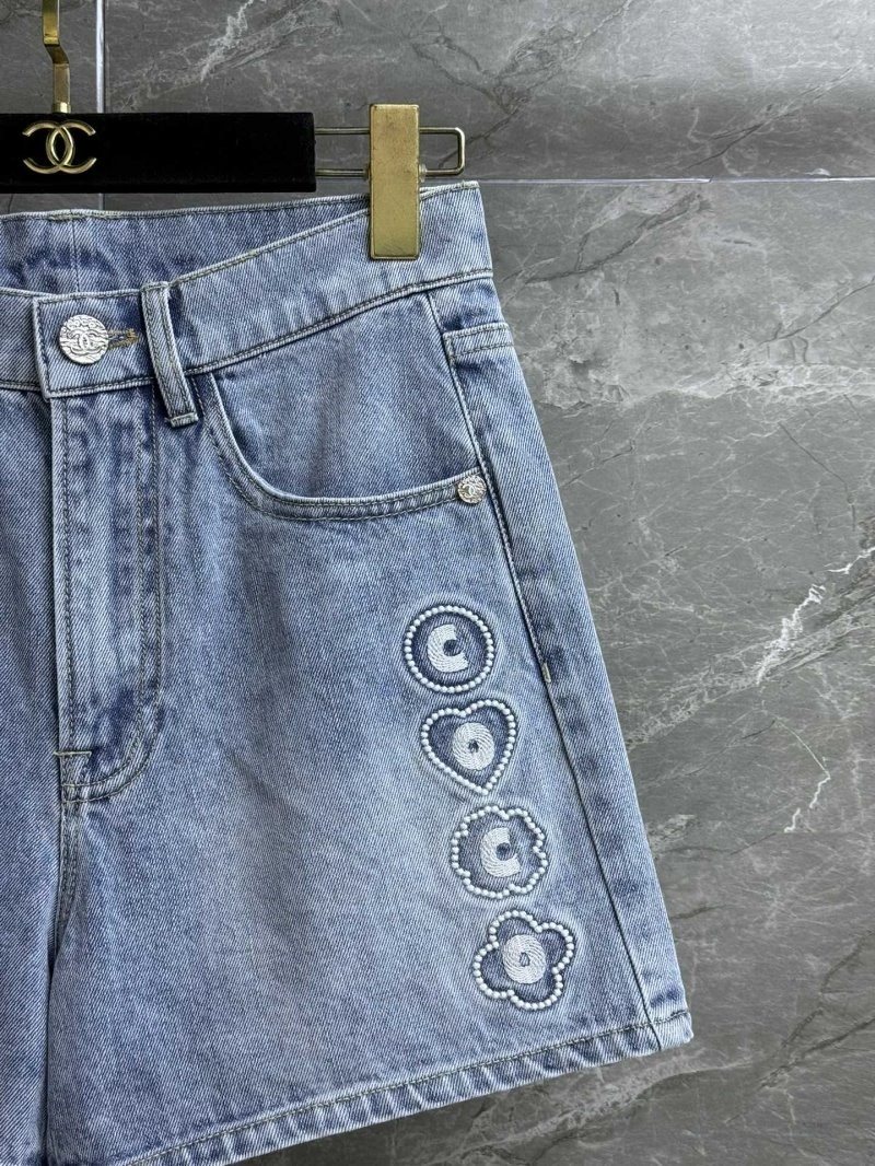 Top match Chanel Short Pants