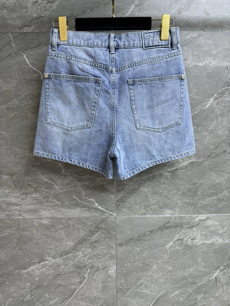 Top match Chanel Short Pants