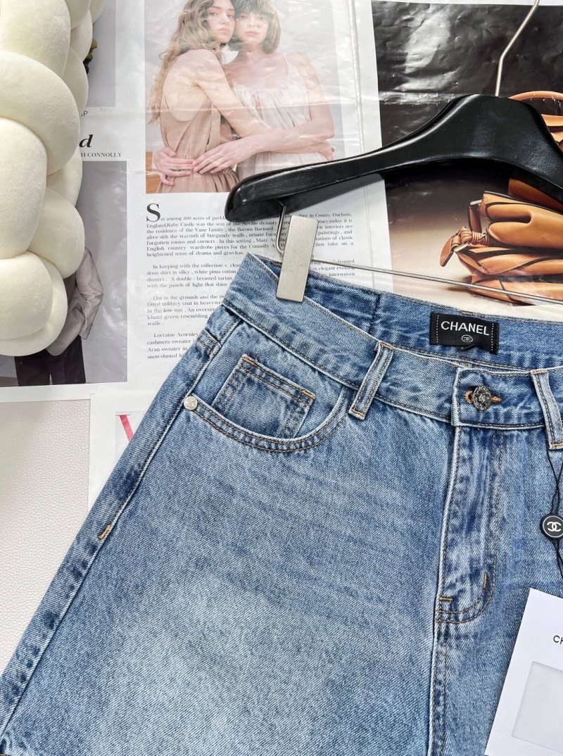 Bargain Chanel Short Pants