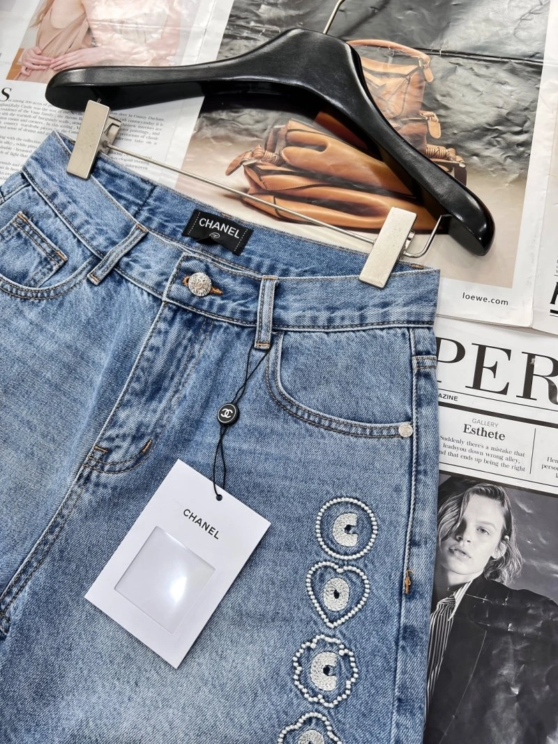 Bargain Chanel Short Pants