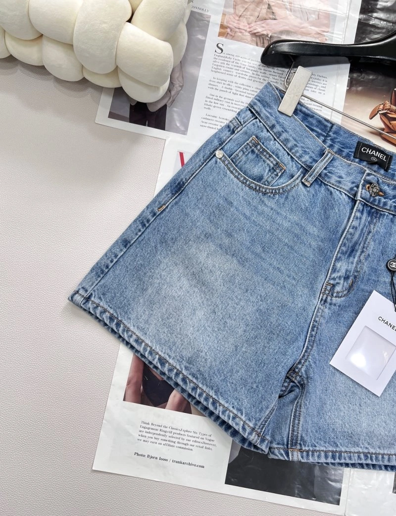 Bargain Chanel Short Pants