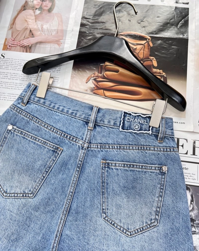 Bargain Chanel Short Pants