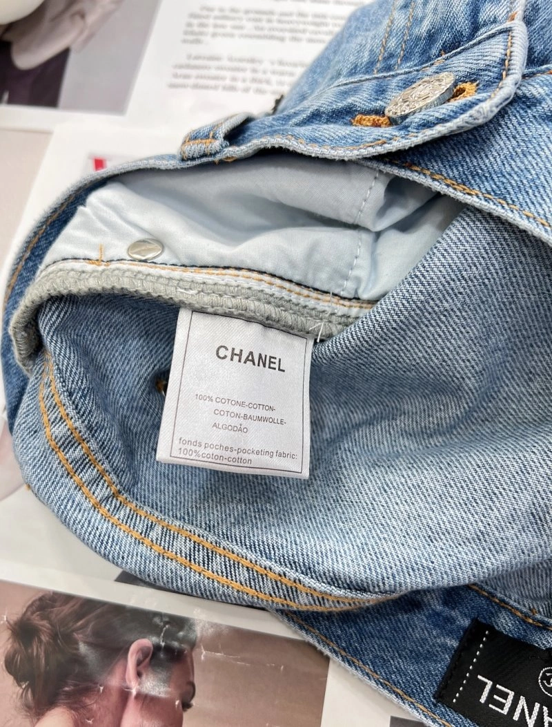 Bargain Chanel Short Pants