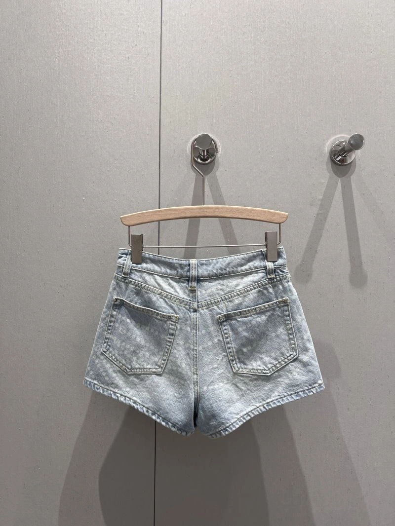 Bargain Chanel Short Pants