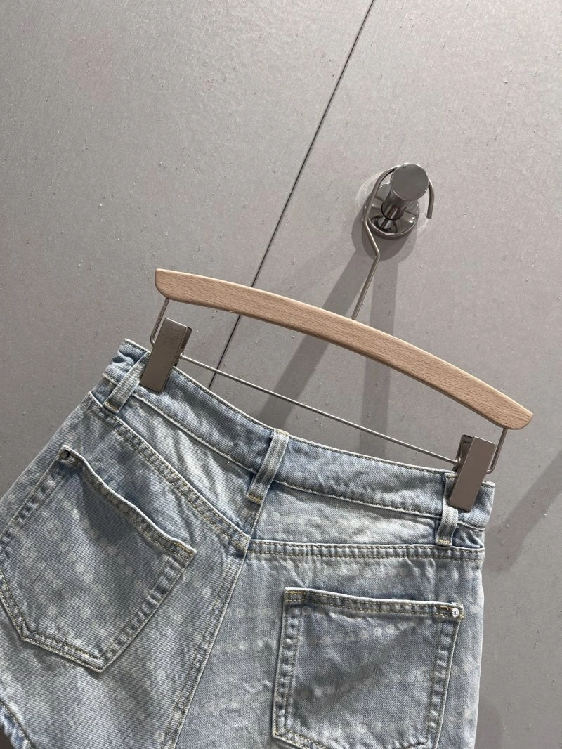 Bargain Chanel Short Pants