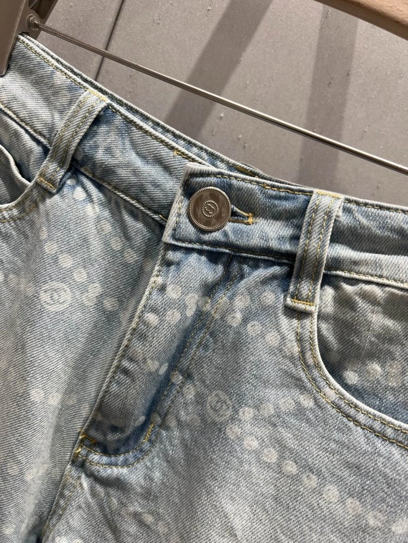 Bargain Chanel Short Pants