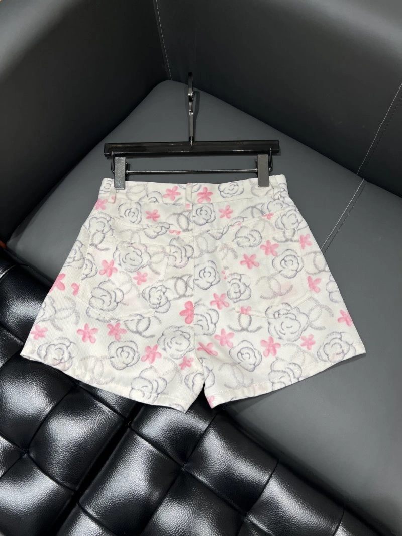 Bargain Chanel Short Suits