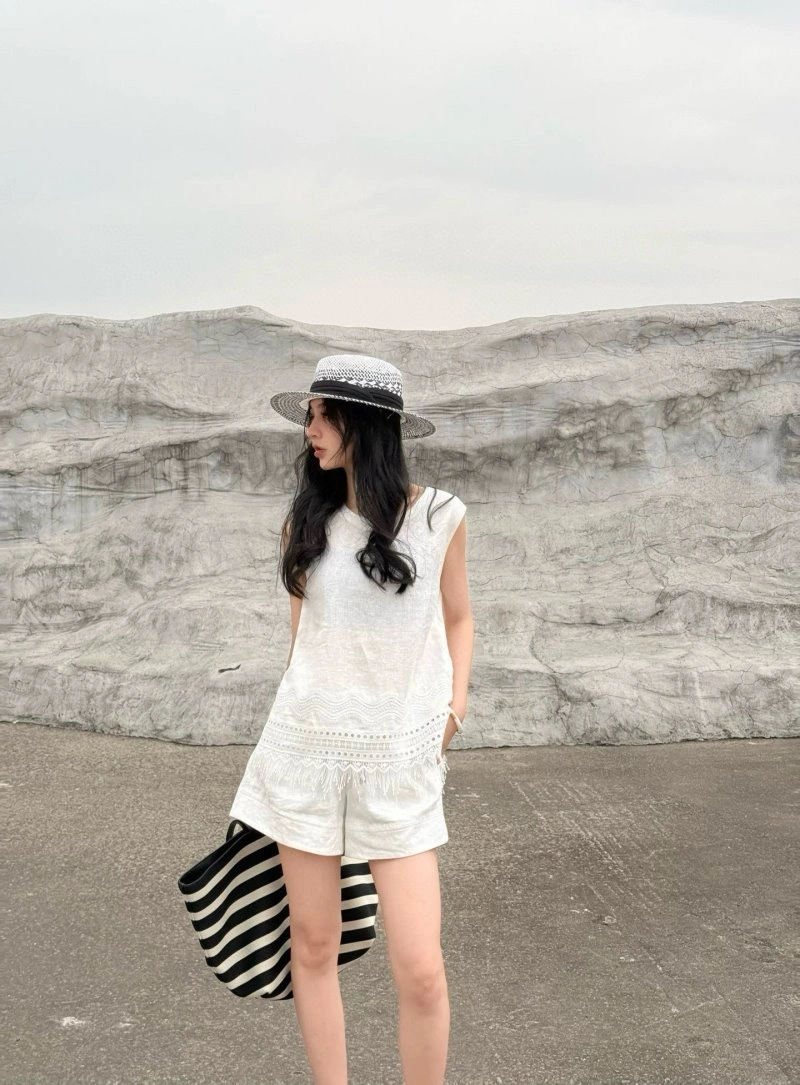 Top mirror Chanel Short Suits