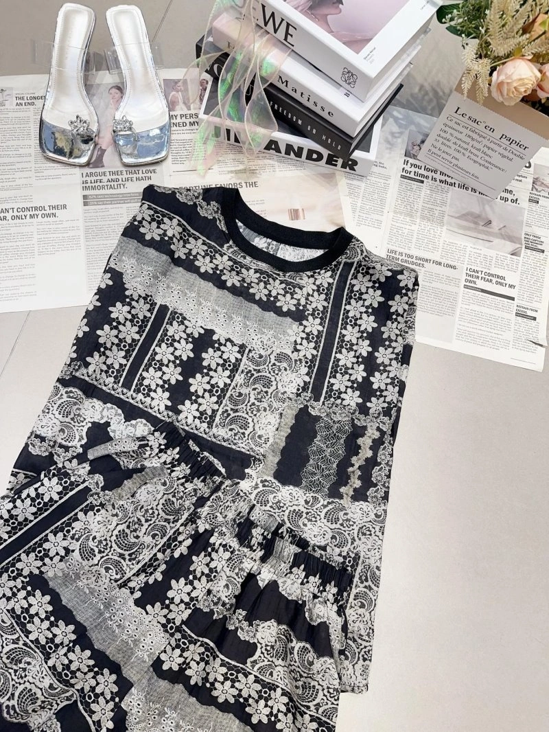 Bargain Chanel Short Suits