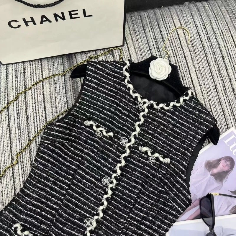 Exact replica Chanel Short Suits