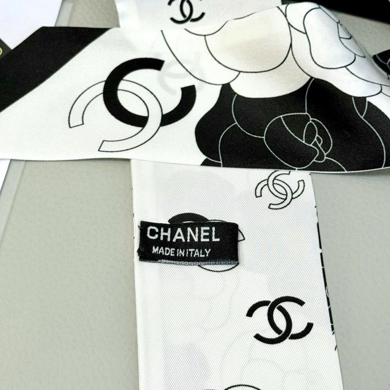 Accurate model Chanel Silk