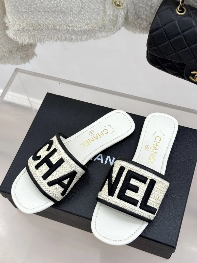Low-cost Chanel Slippers