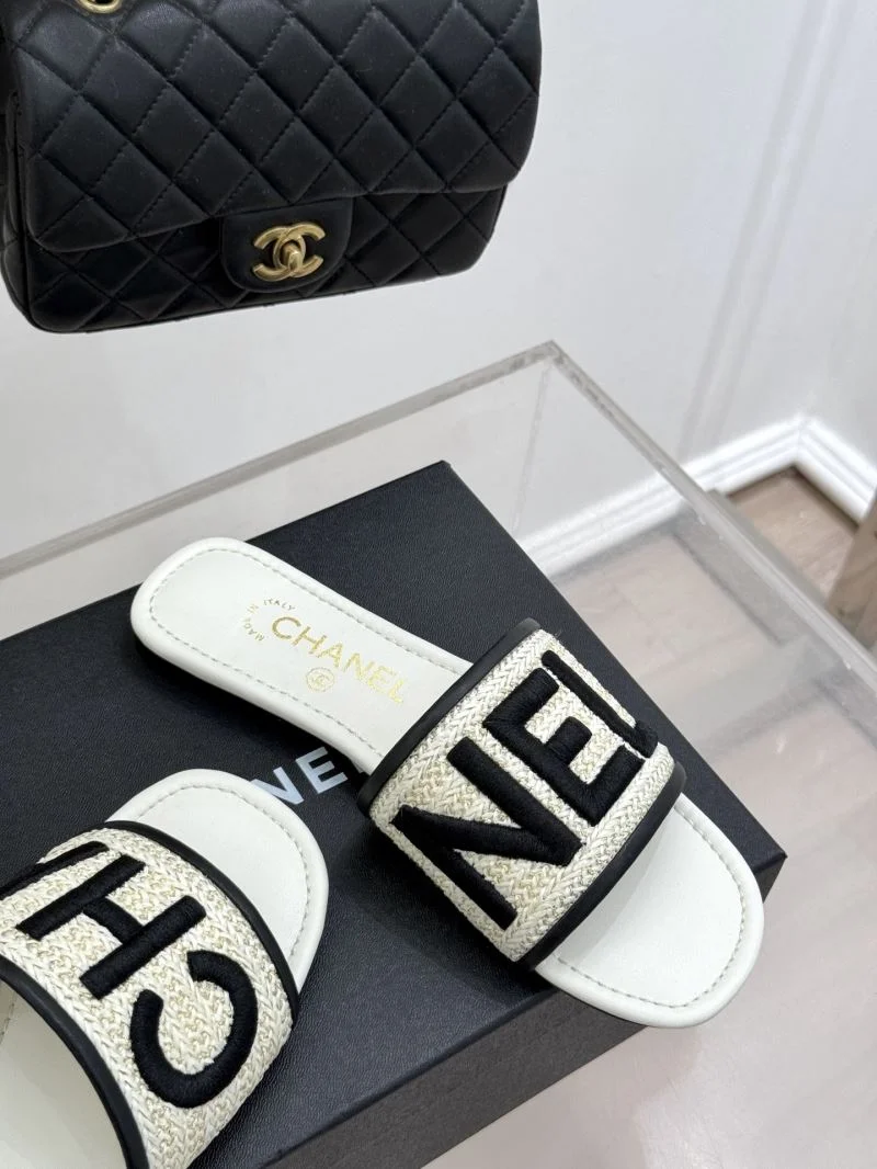 Low-cost Chanel Slippers
