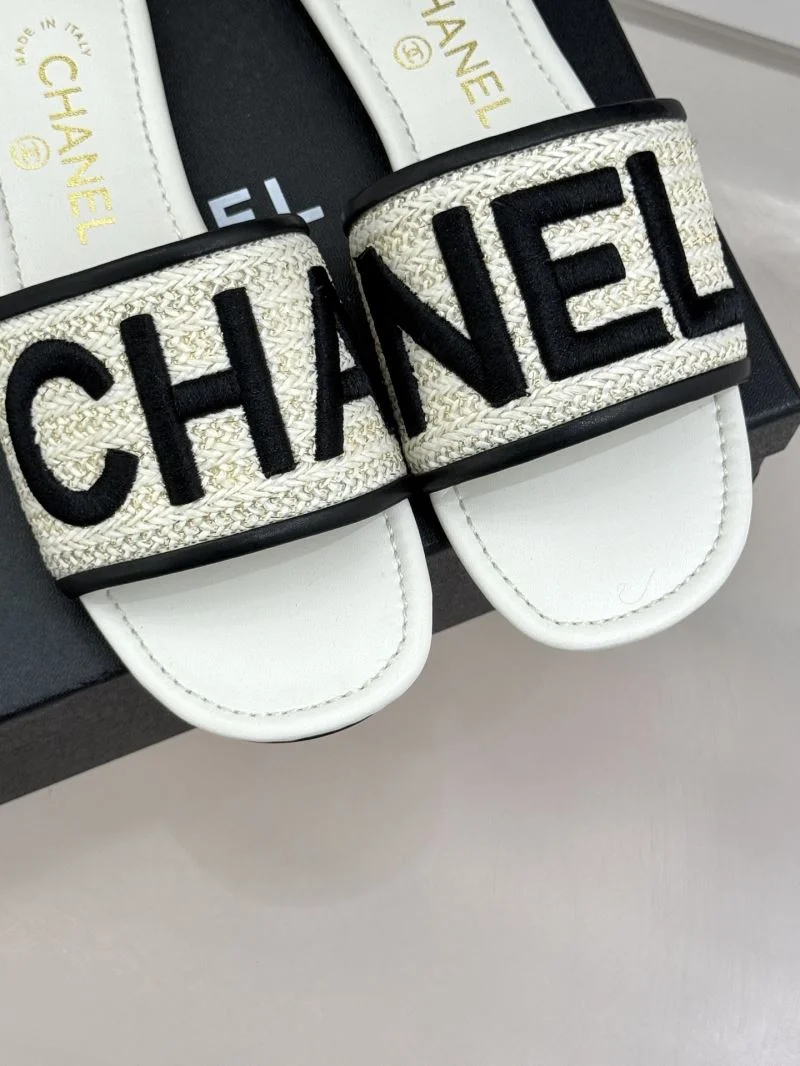 Low-cost Chanel Slippers