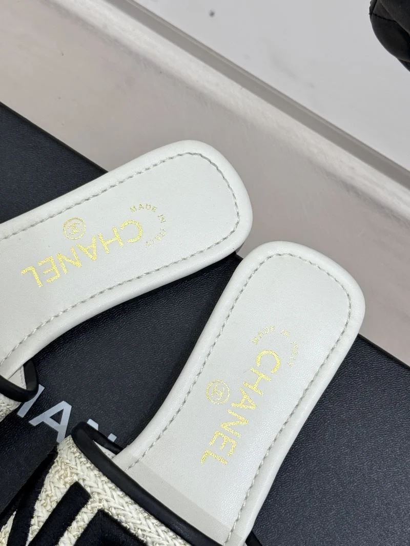 Low-cost Chanel Slippers
