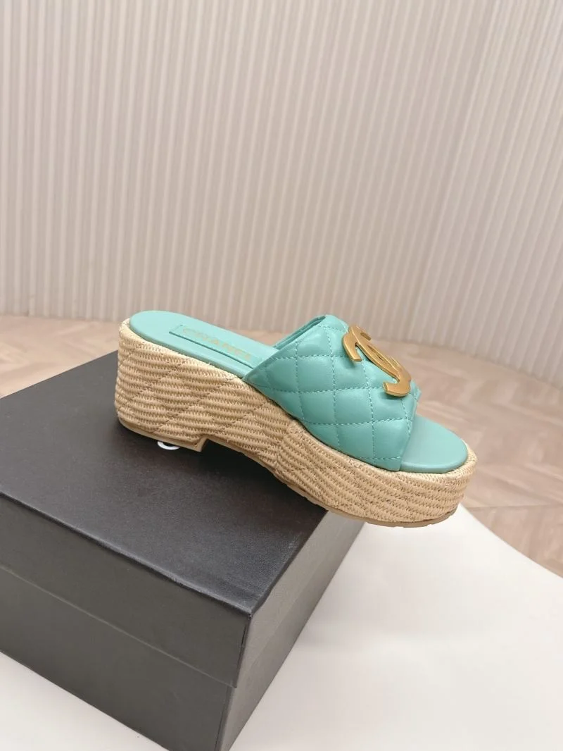 Low-cost Chanel Slippers