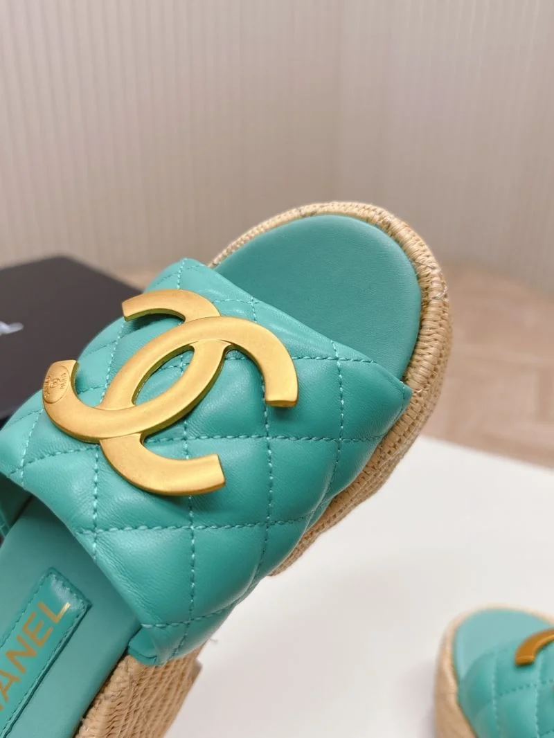Low-cost Chanel Slippers