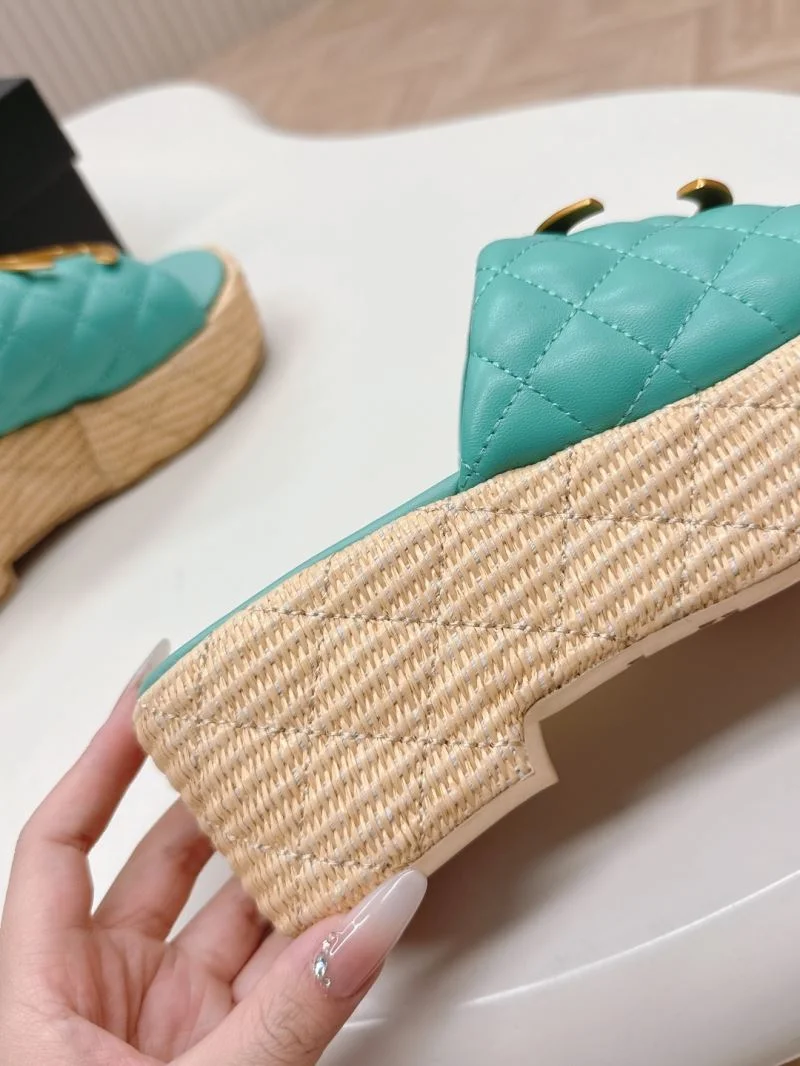 Low-cost Chanel Slippers