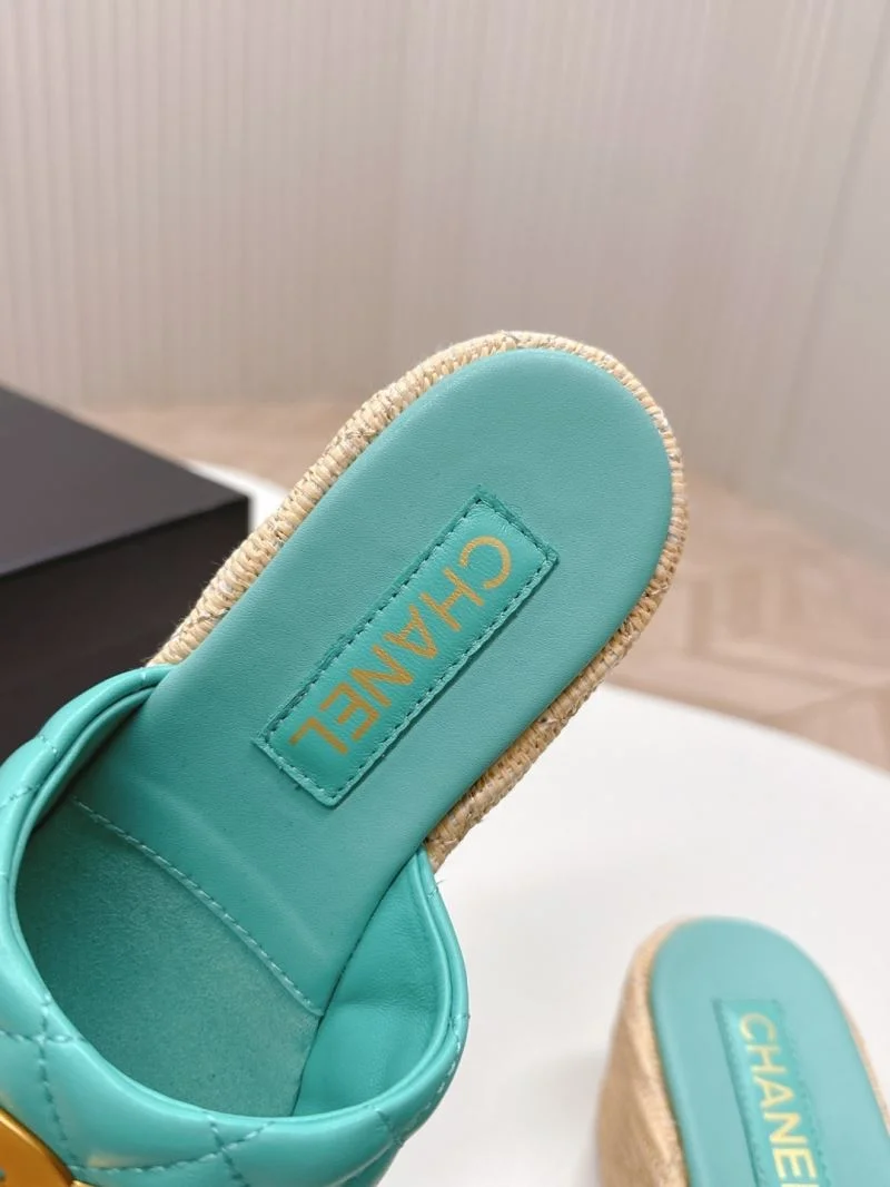 Low-cost Chanel Slippers