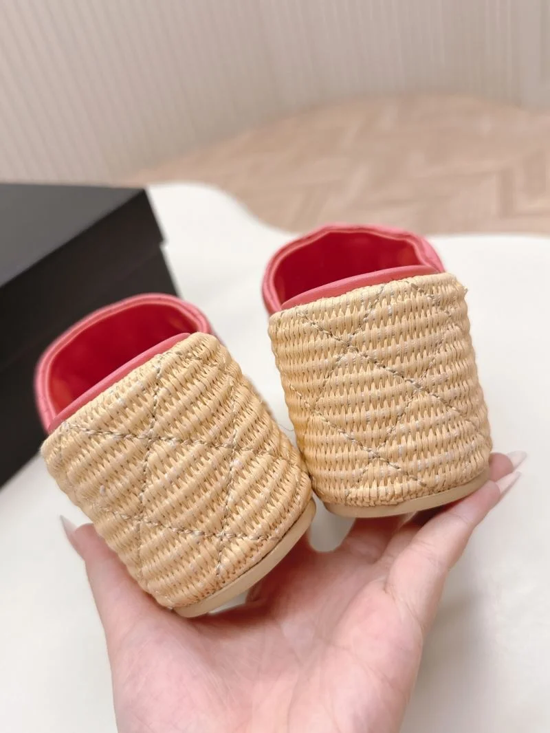Top mirror Chanel Slippers